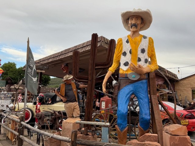 YES, THAT IS A 13 FOOT TALL STATUE OF JOHN MOORE ON ROUTE 66! | The ...